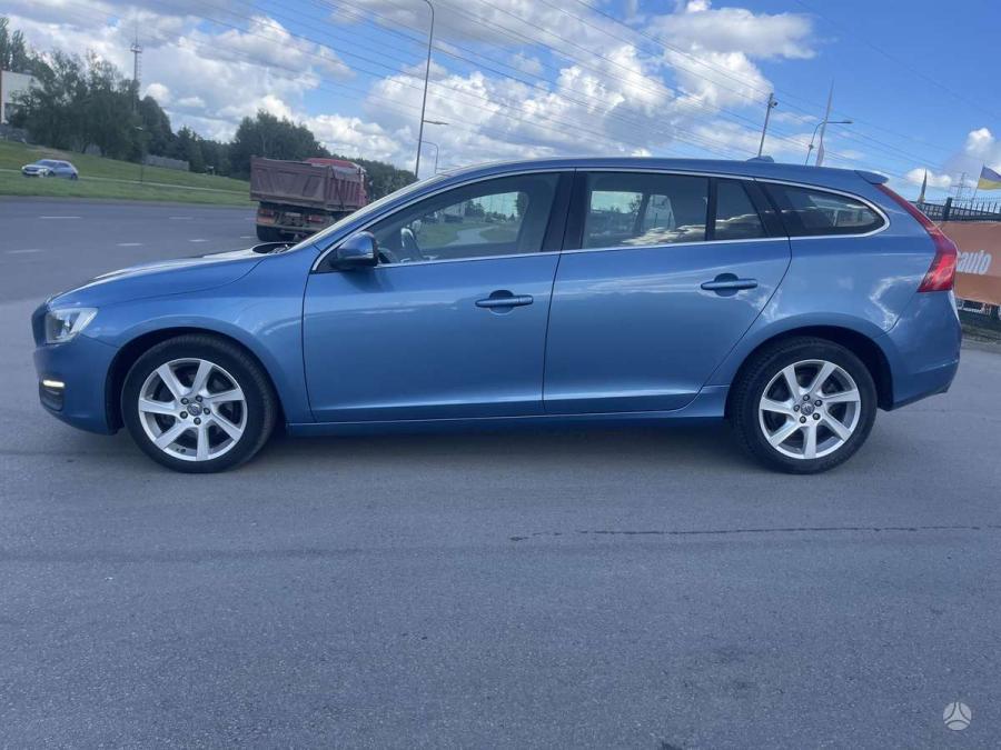 Zils Volvo V60 2014 Kauņa, ar dzinēja tilpumu 1.97 L un nobraukumu 267 tūkst. km par 5650 €, foto 17 vietnē AUTOMOTO.COM.LV