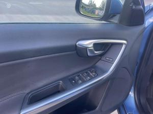 Zils Volvo V60 2014 Kauņa, ar dzinēja tilpumu 1.97 L un nobraukumu 267 tūkst. km par 5650 €, foto 18 vietnē AUTOMOTO.COM.LV