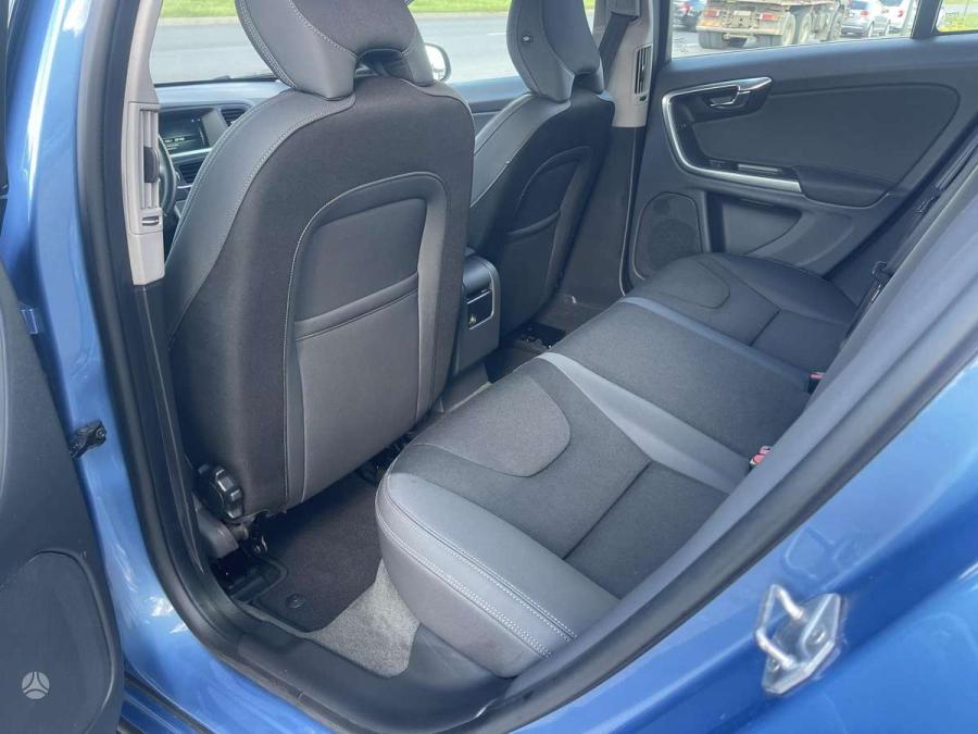 Zils Volvo V60 2014 Kauņa, ar dzinēja tilpumu 1.97 L un nobraukumu 267 tūkst. km par 5650 €, foto 25 vietnē AUTOMOTO.COM.LV