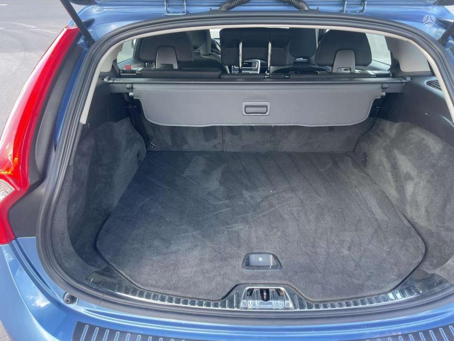 Zils Volvo V60 2014 Kauņa, ar dzinēja tilpumu 1.97 L un nobraukumu 267 tūkst. km par 5650 €, foto 31 vietnē AUTOMOTO.COM.LV
