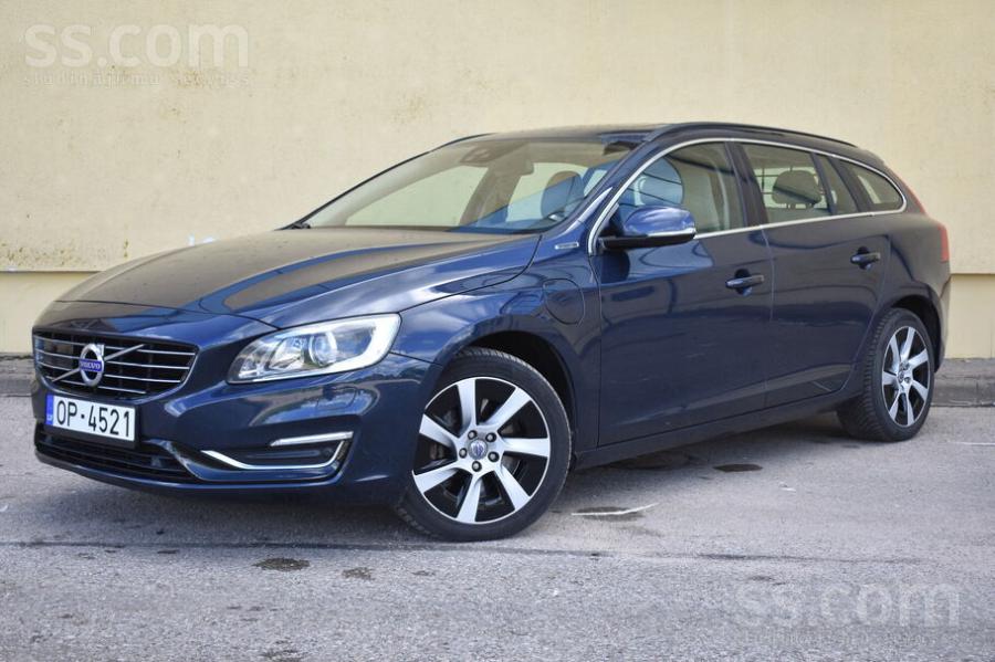 Zils Volvo V60 2014 Talsi, ar dzinēja tilpumu 2.40 L un nobraukumu 306 tūkst. km par 7200 €, foto 5 vietnē AUTOMOTO.COM.LV