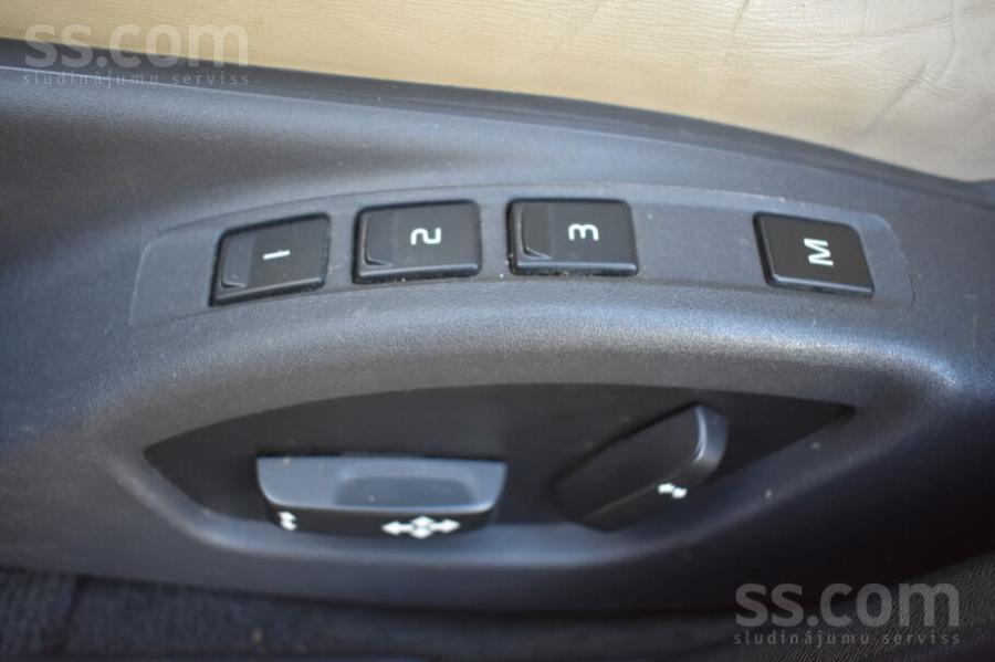 Zils Volvo V60 2014 Talsi, ar dzinēja tilpumu 2.40 L un nobraukumu 306 tūkst. km par 7200 €, foto 15 vietnē AUTOMOTO.COM.LV