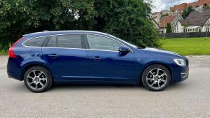 Zils Volvo V60 2014 Šilutė, ar dzinēja tilpumu 1.98 L un nobraukumu 257 tūkst. km par 6999 €, foto 9 vietnē AUTOMOTO.COM.LV