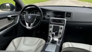 Zils Volvo V60 2014 Šilutė, ar dzinēja tilpumu 1.98 L un nobraukumu 257 tūkst. km par 6999 €, foto 12 vietnē AUTOMOTO.COM.LV