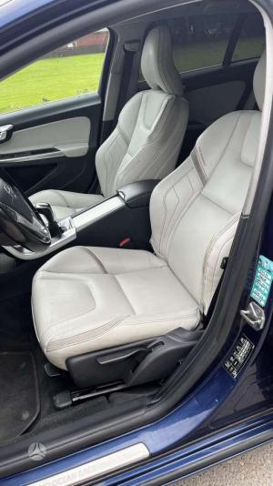 Zils Volvo V60 2014 Šilutė, ar dzinēja tilpumu 1.98 L un nobraukumu 257 tūkst. km par 6999 €, foto 14 vietnē AUTOMOTO.COM.LV