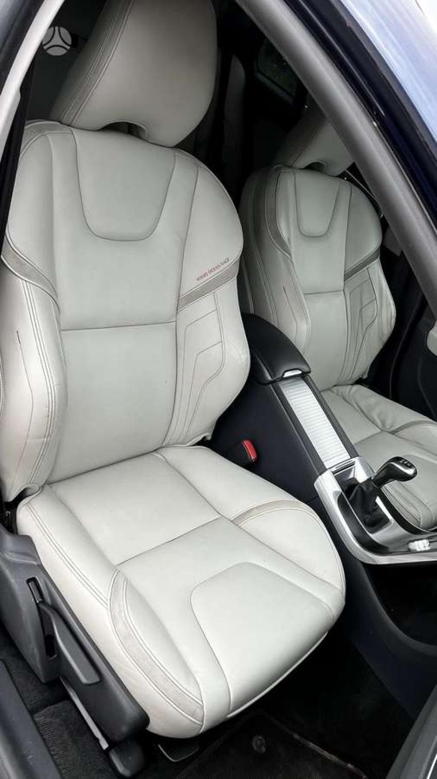 Zils Volvo V60 2014 Šilutė, ar dzinēja tilpumu 1.98 L un nobraukumu 257 tūkst. km par 6999 €, foto 15 vietnē AUTOMOTO.COM.LV