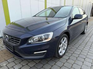 Zils Volvo V60 2014 Raseiniai, ar dzinēja tilpumu 1.97 L un nobraukumu 256 tūkst. km par 5900 €, foto  vietnē AUTOMOTO.COM.LV