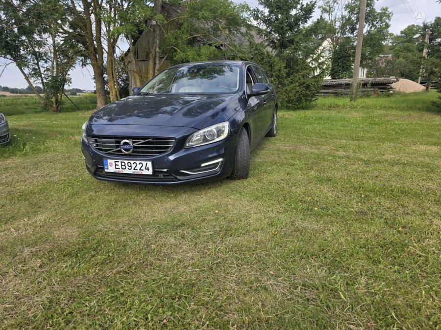 Blue Volvo V60 2014 in Marijampole, with an engine capacity of 0.00 L and mileage of 322 thousand km for 6300 €, photo 1 on AUTOMOTO.COM.LV