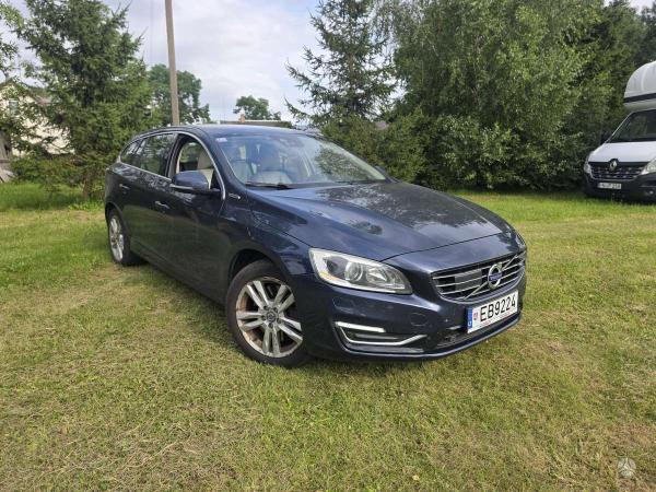 Blue Volvo V60 2014 in Marijampole, with an engine capacity of 0.00 L and mileage of 322 thousand km for 6300 €, photo 2 on AUTOMOTO.COM.LV