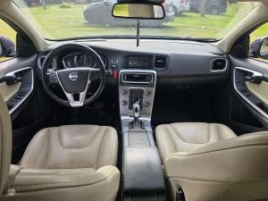 Blue Volvo V60 2014 in Marijampole, with an engine capacity of 0.00 L and mileage of 322 thousand km for 6300 €, photo 8 on AUTOMOTO.COM.LV