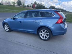 Zils Volvo V60 2014 Kauņa, ar dzinēja tilpumu 1.97 L un nobraukumu 267 tūkst. km par 5650 €, foto 9 vietnē AUTOMOTO.COM.LV