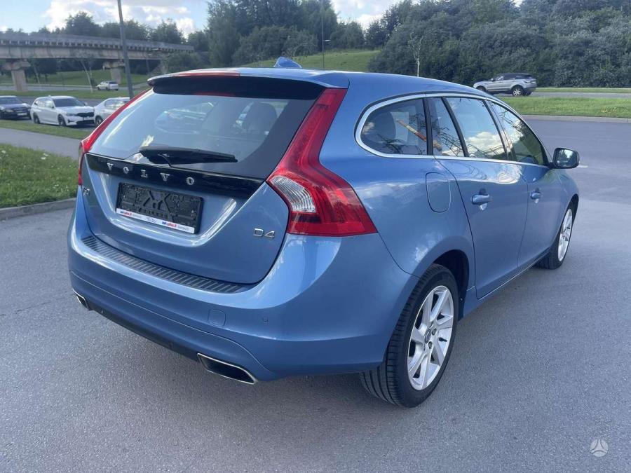 Zils Volvo V60 2014 Kauņa, ar dzinēja tilpumu 1.97 L un nobraukumu 267 tūkst. km par 5650 €, foto 13 vietnē AUTOMOTO.COM.LV