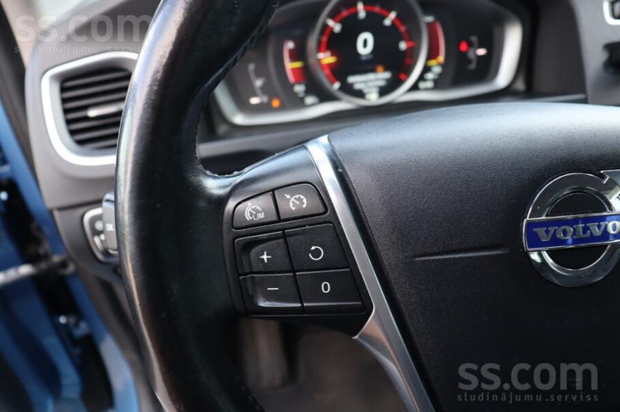 Zils Volvo V60 2014 Rīga, ar dzinēja tilpumu 2.00 L un nobraukumu 274 tūkst. km par 5990 €, foto 12 vietnē AUTOMOTO.COM.LV