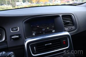 Zils Volvo V60 2014 Rīga, ar dzinēja tilpumu 2.00 L un nobraukumu 274 tūkst. km par 5990 €, foto 16 vietnē AUTOMOTO.COM.LV