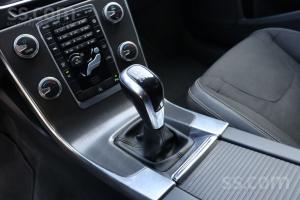 Zils Volvo V60 2014 Rīga, ar dzinēja tilpumu 2.00 L un nobraukumu 274 tūkst. km par 5990 €, foto 19 vietnē AUTOMOTO.COM.LV