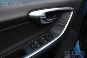 Zils Volvo V60 2014 Rīga, ar dzinēja tilpumu 2.00 L un nobraukumu 274 tūkst. km par 5990 €, foto 20 vietnē AUTOMOTO.COM.LV