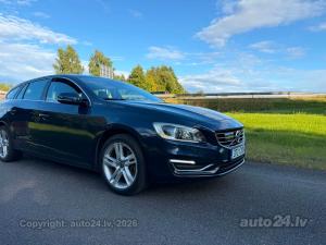 Zils Volvo V60 2014 Tartu, ar dzinēja tilpumu 2.40 L un nobraukumu 233 tūkst. km par 9000 €, foto  vietnē AUTOMOTO.COM.LV