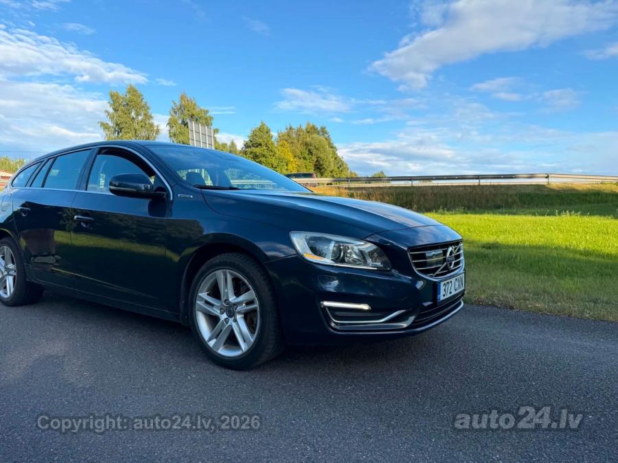 Zils Volvo V60 2014 Tartu, ar dzinēja tilpumu 2.40 L un nobraukumu 233 tūkst. km par 9000 €, foto 1 vietnē AUTOMOTO.COM.LV