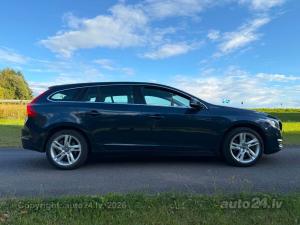Zils Volvo V60 2014 Tartu, ar dzinēja tilpumu 2.40 L un nobraukumu 233 tūkst. km par 9000 €, foto 4 vietnē AUTOMOTO.COM.LV