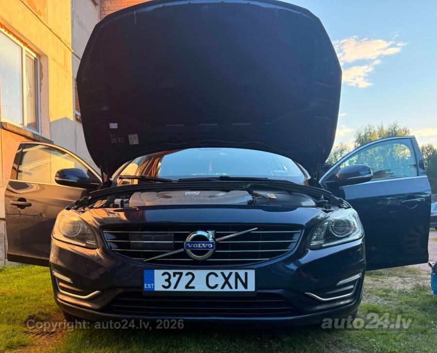 Zils Volvo V60 2014 Tartu, ar dzinēja tilpumu 2.40 L un nobraukumu 233 tūkst. km par 9000 €, foto 6 vietnē AUTOMOTO.COM.LV