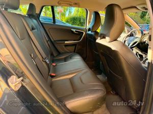 Zils Volvo V60 2014 Tartu, ar dzinēja tilpumu 2.40 L un nobraukumu 233 tūkst. km par 9000 €, foto 15 vietnē AUTOMOTO.COM.LV