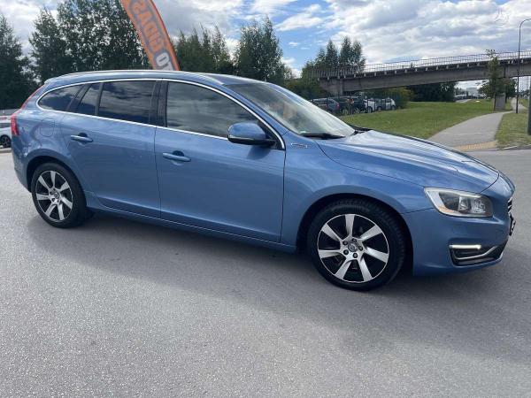 Blue Volvo V60 2014 in Kaunas, with an engine capacity of 2.40 L and mileage of 295 thousand km for 5950 €, photo 7 on AUTOMOTO.COM.LV