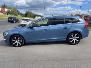 Blue Volvo V60 2014 in Kaunas, with an engine capacity of 2.40 L and mileage of 295 thousand km for 5950 €, photo 16 on AUTOMOTO.COM.LV