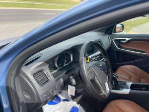 Blue Volvo V60 2014 in Kaunas, with an engine capacity of 2.40 L and mileage of 295 thousand km for 5950 €, photo 18 on AUTOMOTO.COM.LV