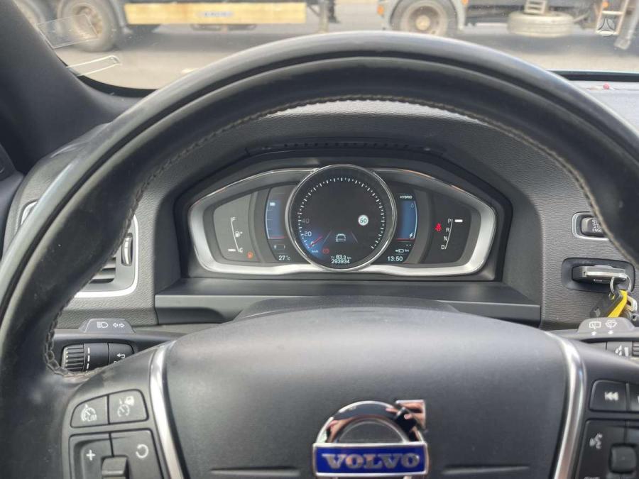 Blue Volvo V60 2014 in Kaunas, with an engine capacity of 2.40 L and mileage of 295 thousand km for 5950 €, photo 20 on AUTOMOTO.COM.LV