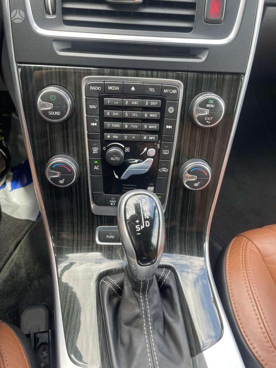 Blue Volvo V60 2014 in Kaunas, with an engine capacity of 2.40 L and mileage of 295 thousand km for 5950 €, photo 22 on AUTOMOTO.COM.LV