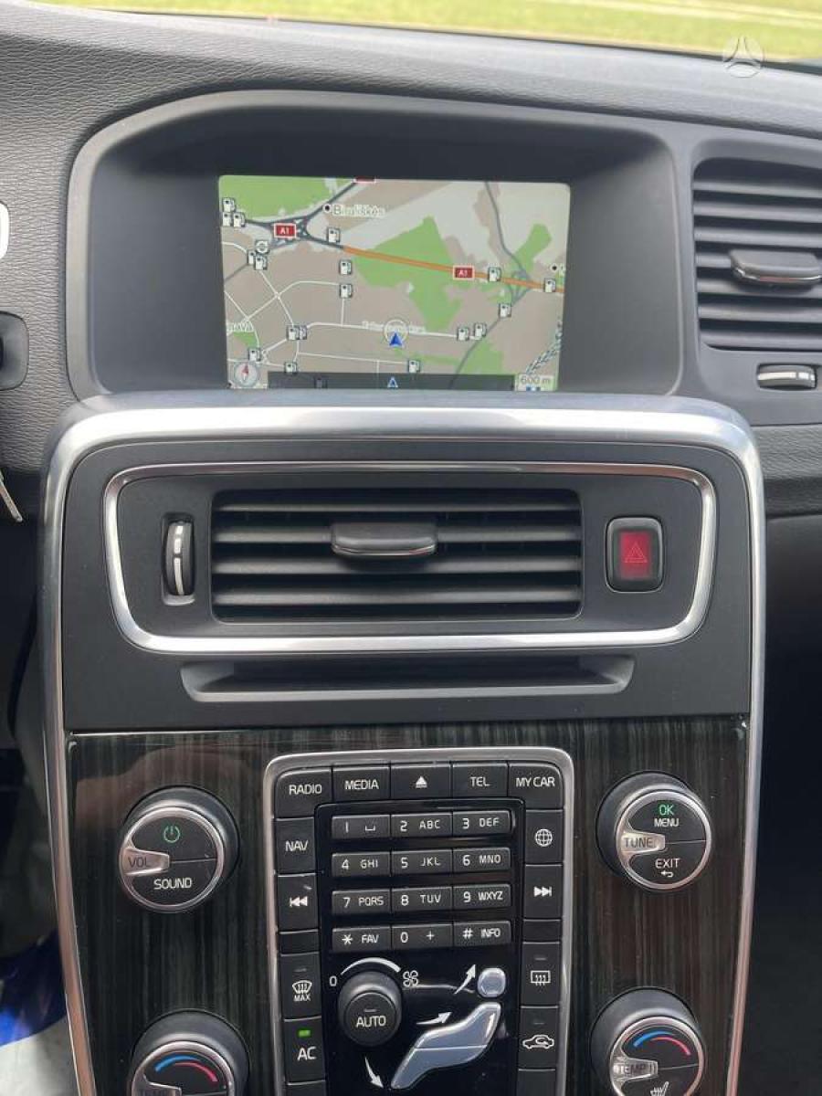 Blue Volvo V60 2014 in Kaunas, with an engine capacity of 2.40 L and mileage of 295 thousand km for 5950 €, photo 23 on AUTOMOTO.COM.LV