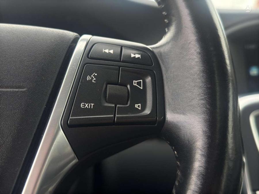 Blue Volvo V60 2014 in Klaipeda, with an engine capacity of 2.00 L and mileage of 338 thousand km for 6999 €, photo 20 on AUTOMOTO.COM.LV