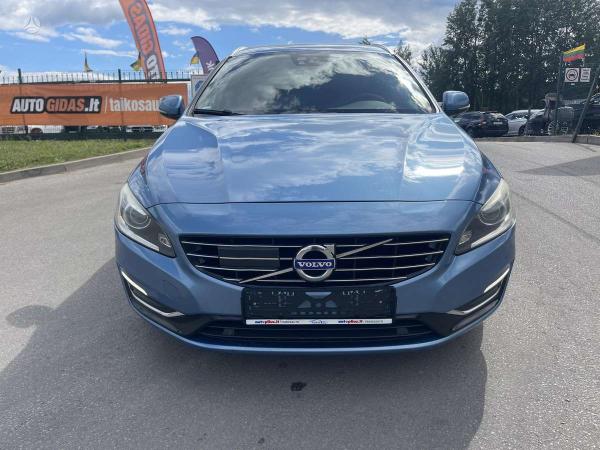 Blue Volvo V60 2014 in Kaunas, with an engine capacity of 2.40 L and mileage of 30 thousand km for 5950 €, photo 4 on AUTOMOTO.COM.LV