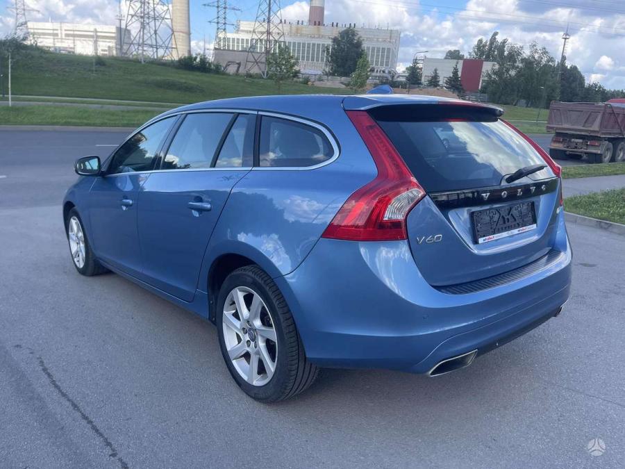 Blue Volvo V60 2014 in Kaunas, with an engine capacity of 1.97 L and mileage of 267 thousand km for 5650 €, photo 14 on AUTOMOTO.COM.LV