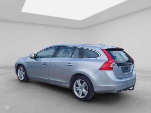 Zils Volvo V60 2014 Viļņa, ar dzinēja tilpumu 2.00 L un nobraukumu 322 tūkst. km par 6800 €, foto 5 vietnē AUTOMOTO.COM.LV