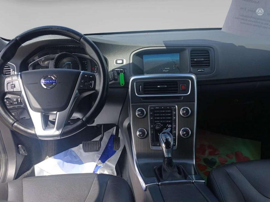Zils Volvo V60 2014 Viļņa, ar dzinēja tilpumu 2.00 L un nobraukumu 322 tūkst. km par 6800 €, foto 8 vietnē AUTOMOTO.COM.LV