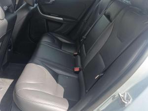 Zils Volvo V60 2014 Viļņa, ar dzinēja tilpumu 2.00 L un nobraukumu 322 tūkst. km par 6800 €, foto 13 vietnē AUTOMOTO.COM.LV