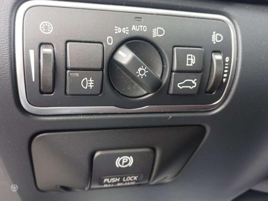 Blue Volvo V60 2014 in Vilnius, with an engine capacity of 2.00 L and mileage of 322 thousand km for 6800 €, photo 11 on AUTOMOTO.COM.LV