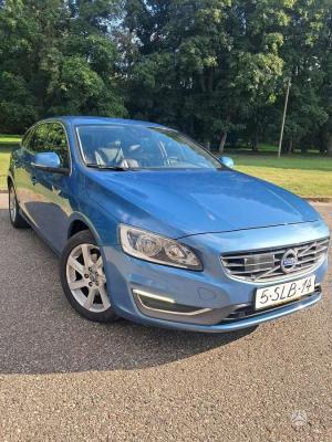 Blue Volvo V60 2014 in Kaunas, with an engine capacity of 1.56 L and mileage of 223 thousand km for 6550 €, photo 3 on AUTOMOTO.COM.LV
