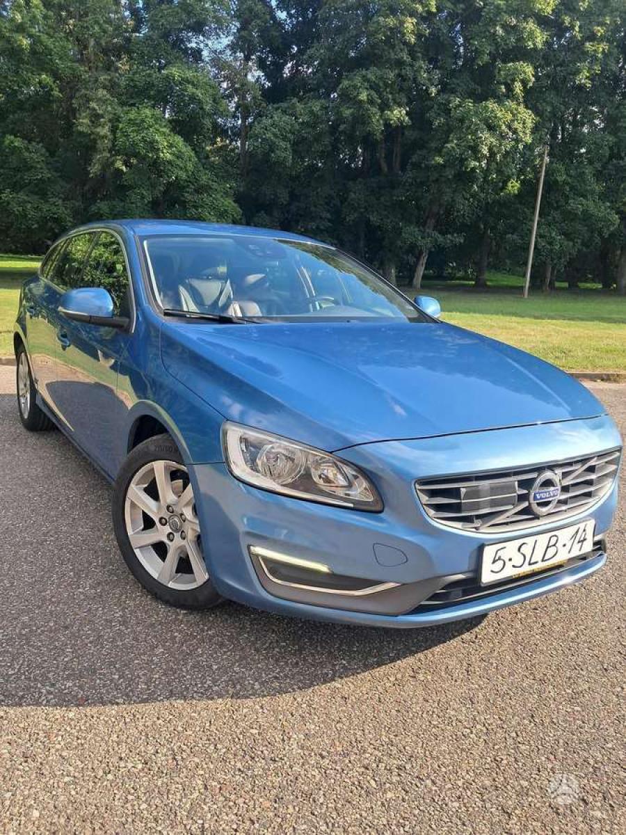 Blue Volvo V60 2014 in Kaunas, with an engine capacity of 1.56 L and mileage of 223 thousand km for 6550 €, photo 3 on AUTOMOTO.COM.LV