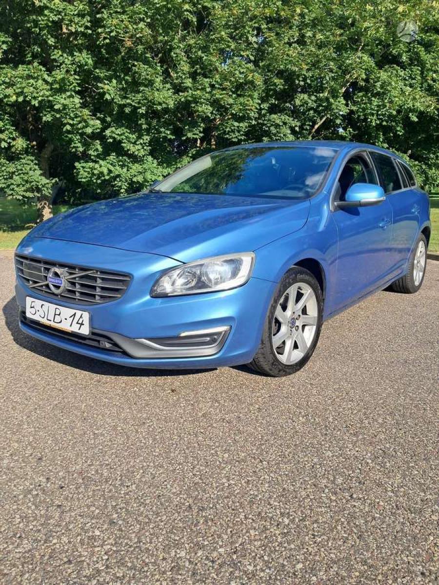 Blue Volvo V60 2014 in Kaunas, with an engine capacity of 1.56 L and mileage of 223 thousand km for 6550 €, photo 4 on AUTOMOTO.COM.LV