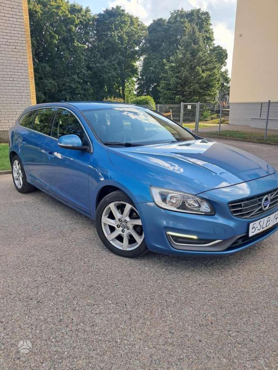 Blue Volvo V60 2014 in Kaunas, with an engine capacity of 1.56 L and mileage of 223 thousand km for 6550 €, photo 5 on AUTOMOTO.COM.LV