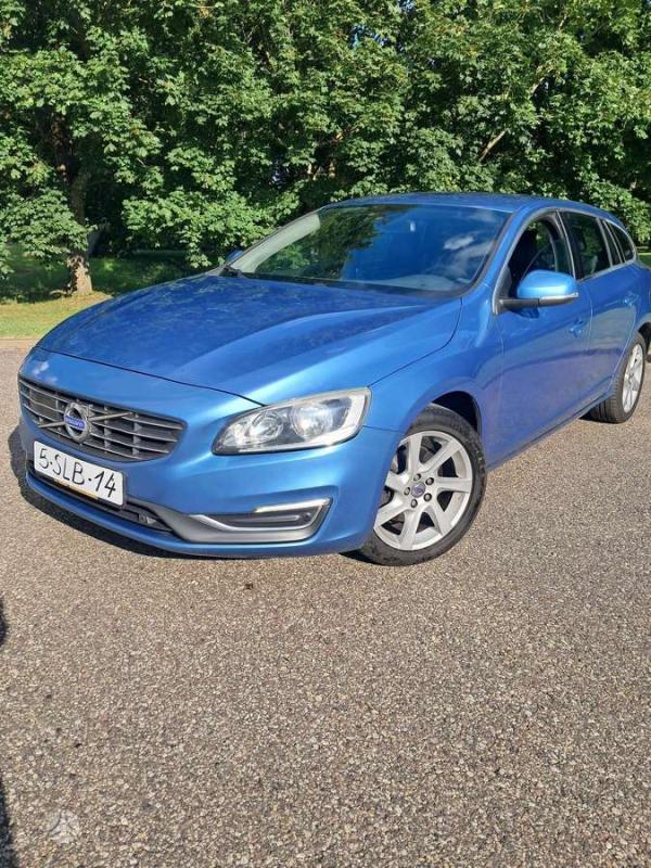Blue Volvo V60 2014 in Kaunas, with an engine capacity of 1.56 L and mileage of 223 thousand km for 6550 €, photo 6 on AUTOMOTO.COM.LV
