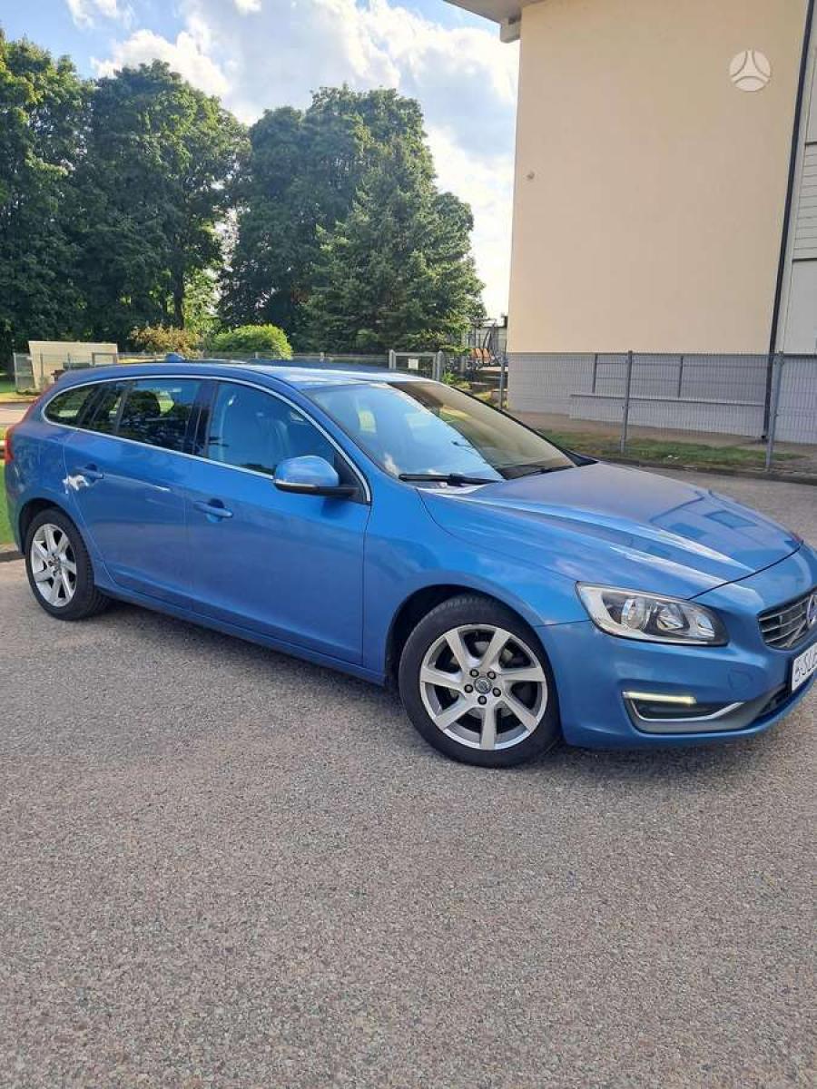 Blue Volvo V60 2014 in Kaunas, with an engine capacity of 1.56 L and mileage of 223 thousand km for 6550 €, photo 7 on AUTOMOTO.COM.LV