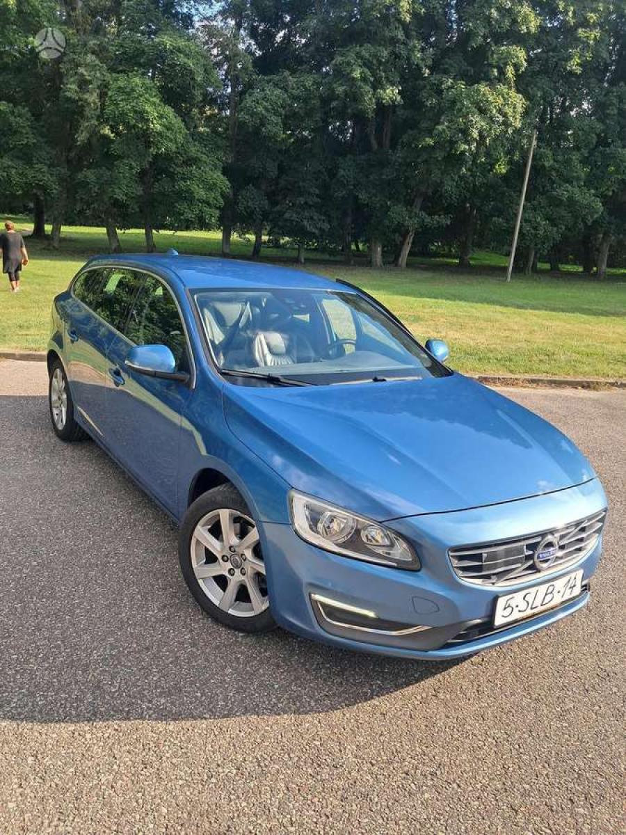 Blue Volvo V60 2014 in Kaunas, with an engine capacity of 1.56 L and mileage of 223 thousand km for 6550 €, photo 8 on AUTOMOTO.COM.LV