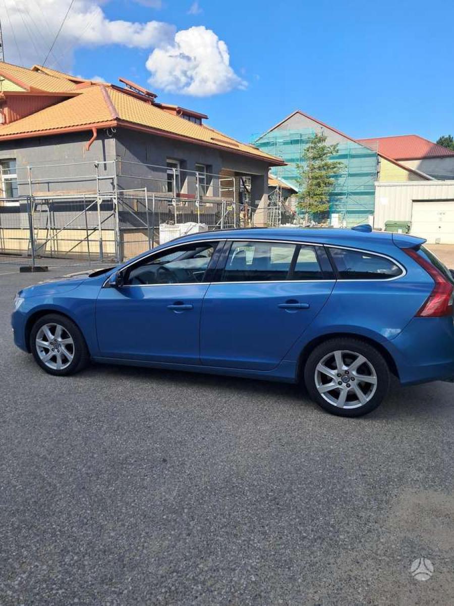 Blue Volvo V60 2014 in Kaunas, with an engine capacity of 1.56 L and mileage of 223 thousand km for 6550 €, photo 11 on AUTOMOTO.COM.LV