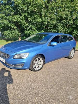 Blue Volvo V60 2014 in Kaunas, with an engine capacity of 1.56 L and mileage of 223 thousand km for 6550 €, photo 13 on AUTOMOTO.COM.LV