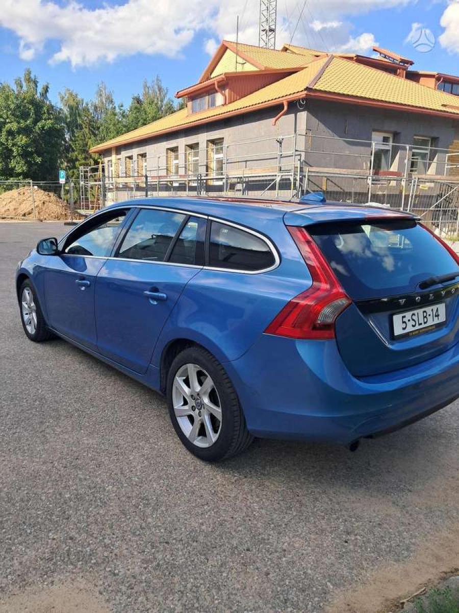 Blue Volvo V60 2014 in Kaunas, with an engine capacity of 1.56 L and mileage of 223 thousand km for 6550 €, photo 14 on AUTOMOTO.COM.LV