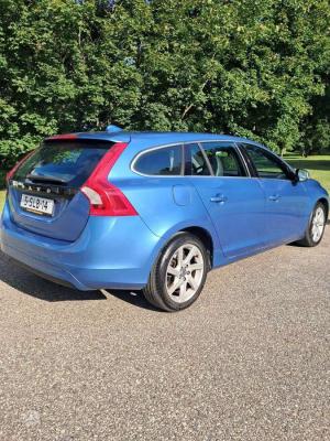 Blue Volvo V60 2014 in Kaunas, with an engine capacity of 1.56 L and mileage of 223 thousand km for 6550 €, photo 22 on AUTOMOTO.COM.LV