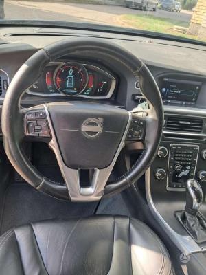 Blue Volvo V60 2014 in Kaunas, with an engine capacity of 1.56 L and mileage of 223 thousand km for 6550 €, photo 25 on AUTOMOTO.COM.LV
